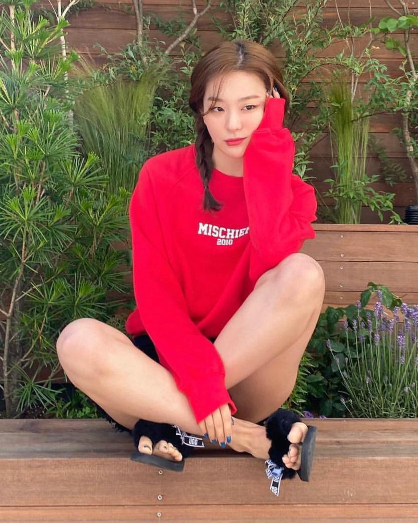 Red Velvet - Seulgi | Scrolller