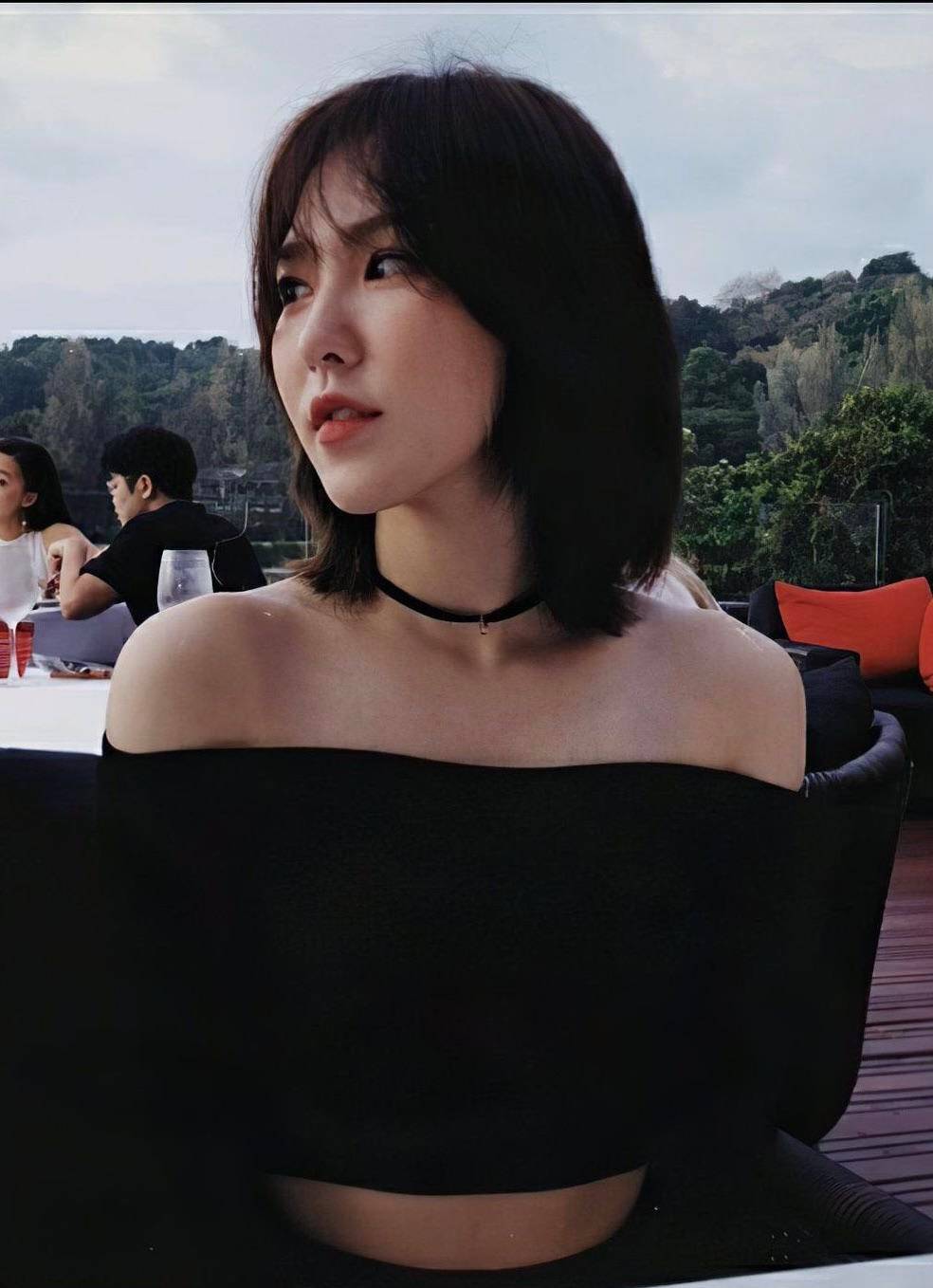 Red Velvet - Wendy | Scrolller