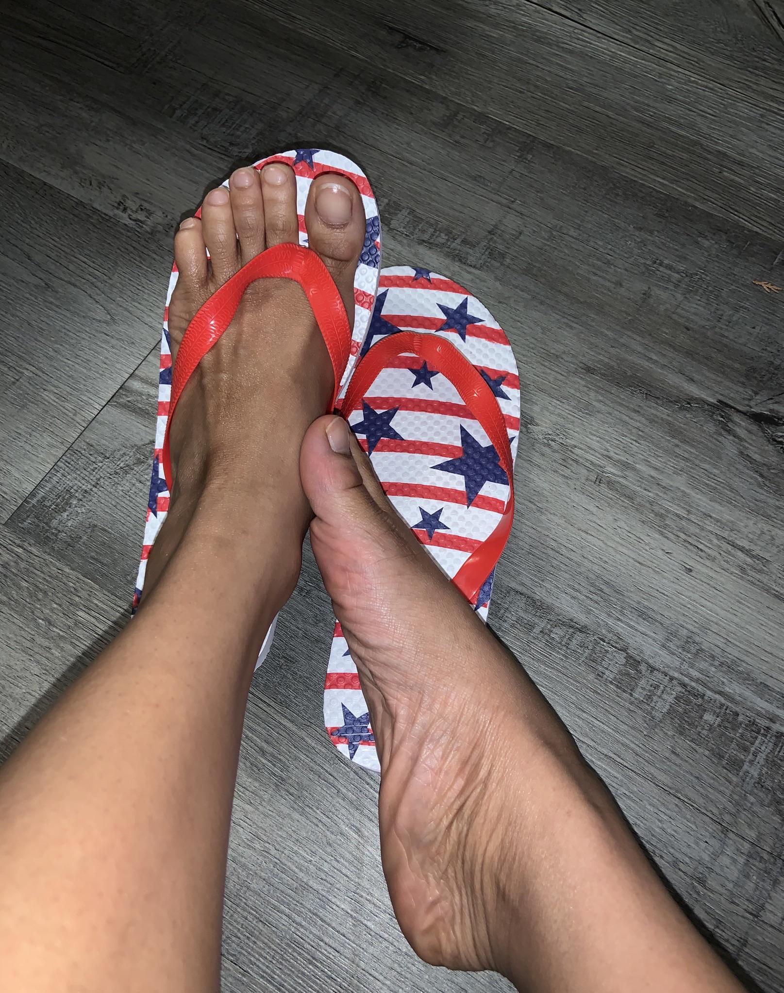Red, white, and beautiful toes 🇺🇸 | Scrolller