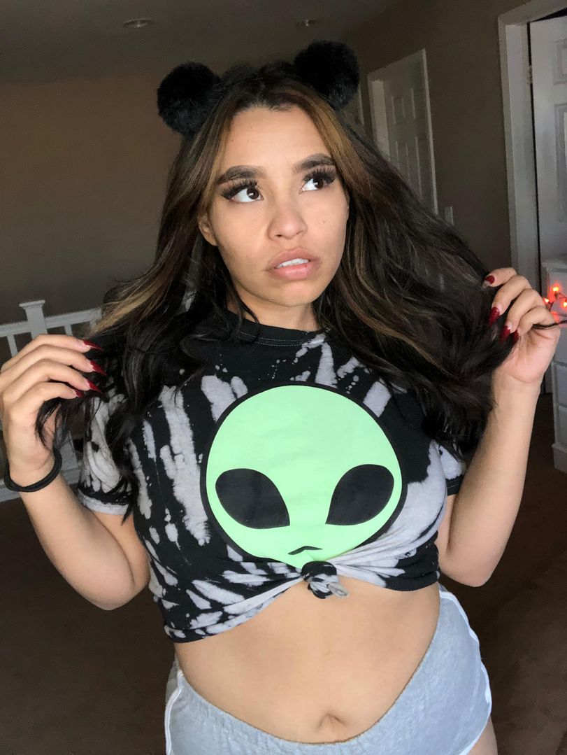 Redbone ️ | Scrolller