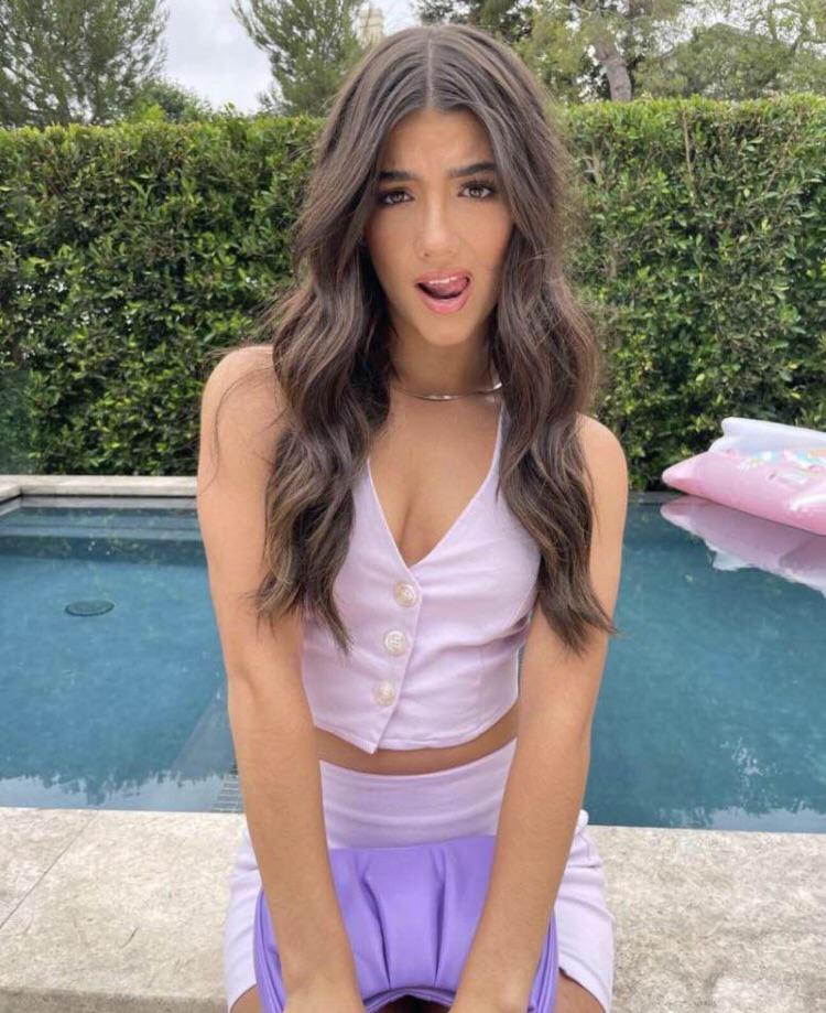 [reddit] feed me charli | Scrolller