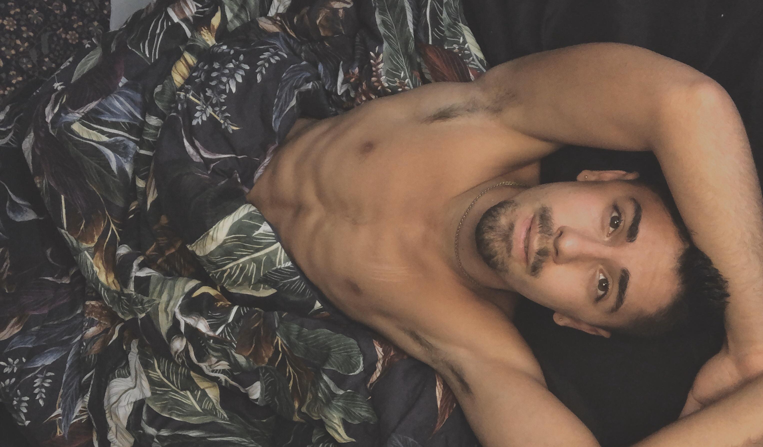 Relax with me | Scrolller