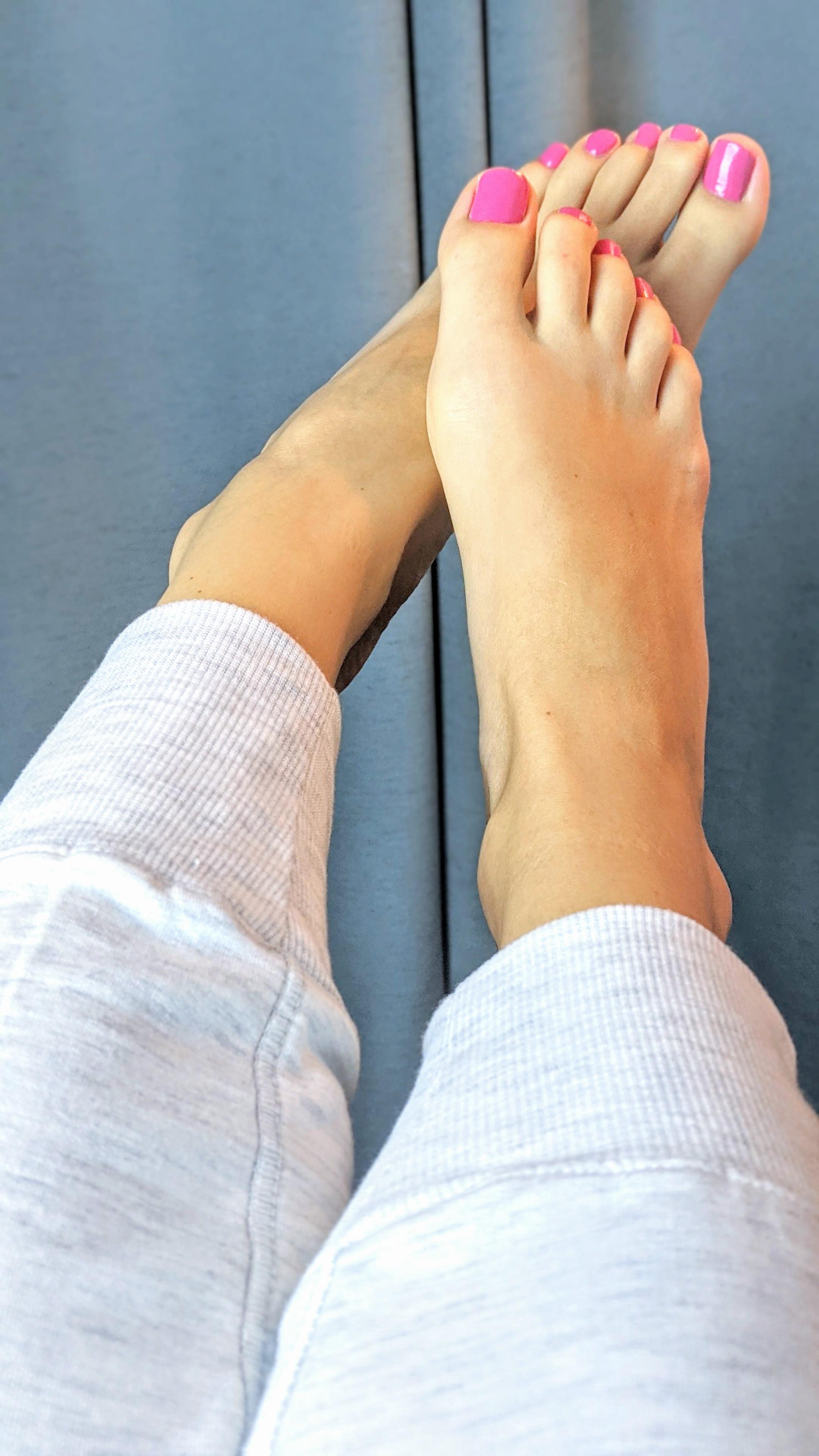 Would You Sniff After A Fresh Pedi π
1 10 Scrolller