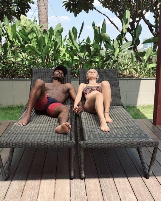 Relaxing with her black boyfriend | Scrolller