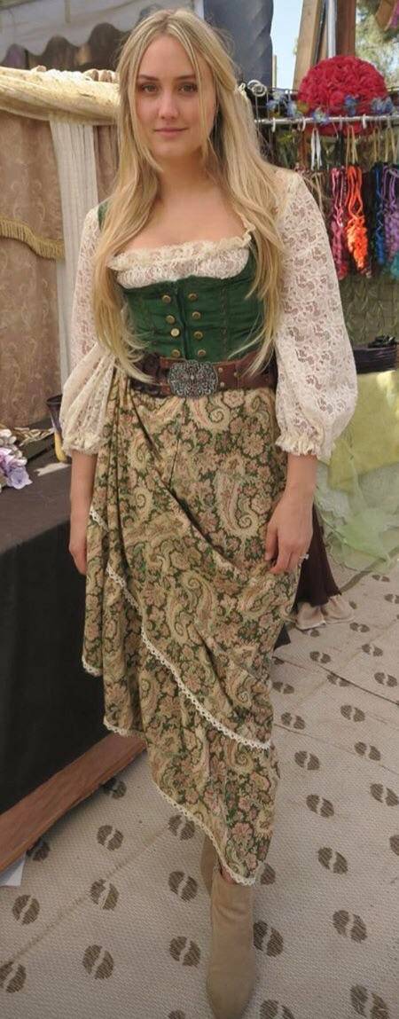 Ren Faire Babe | Scrolller
