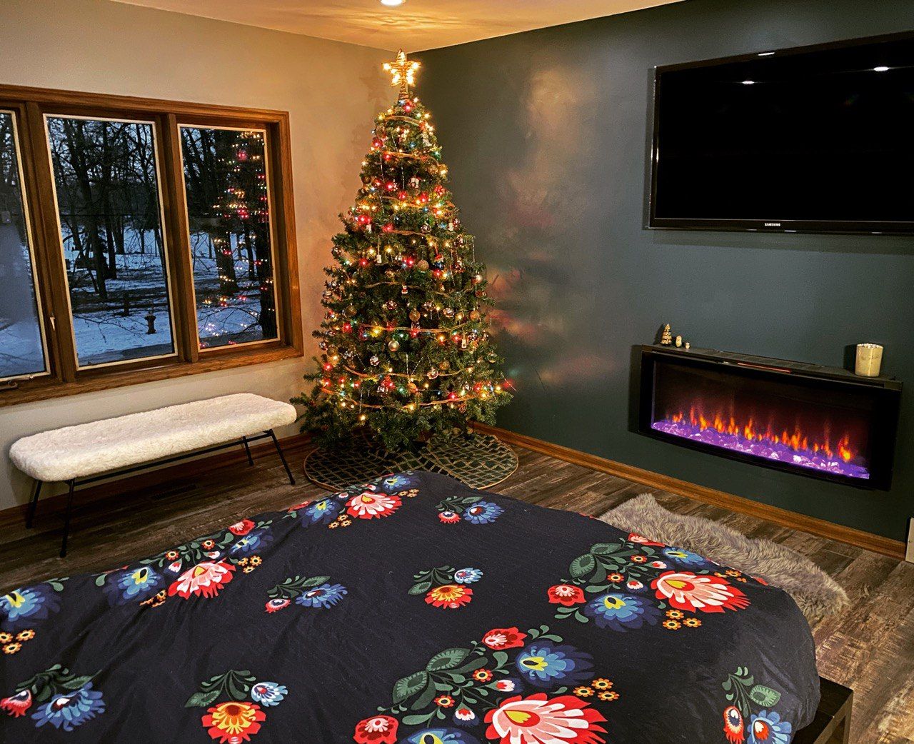 Reno On Main Floor So Cozy Place In Bedroom! | Scrolller