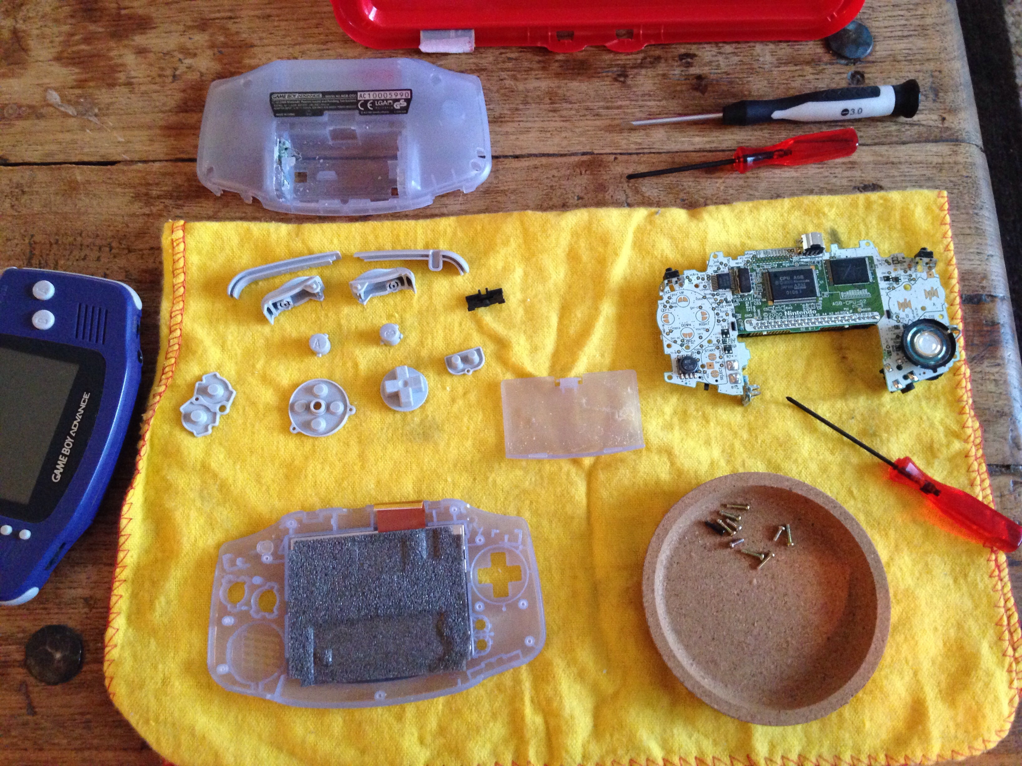Repairing A Faulty GBA Scrolller