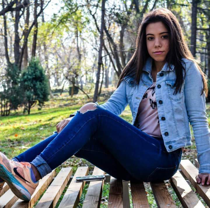 [REQUEST] A friend of mine | Scrolller