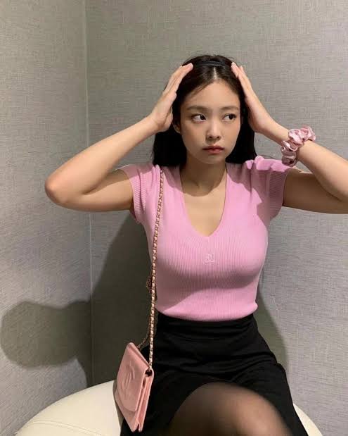 Request for cum tributing Jennie | Scrolller