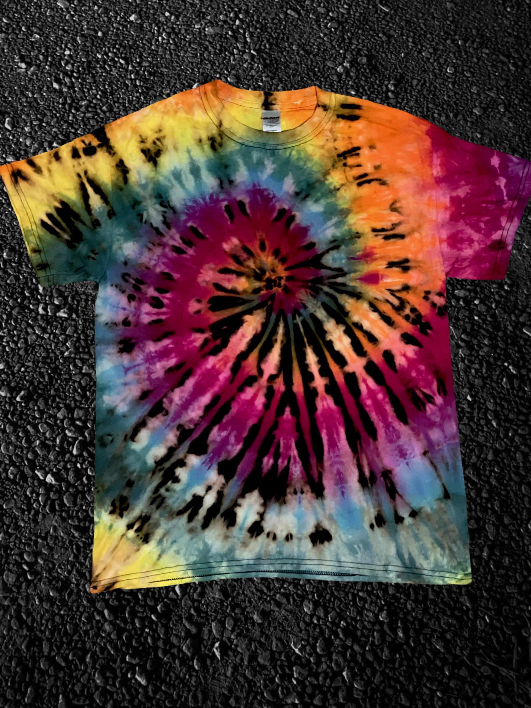 Reverse tie dye my gf made! We’re both hooked now | Scrolller
