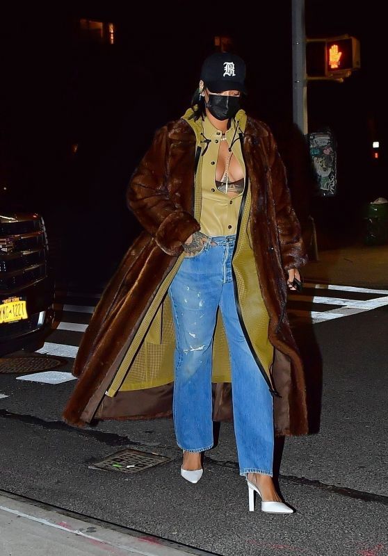 Rihanna Scrolller