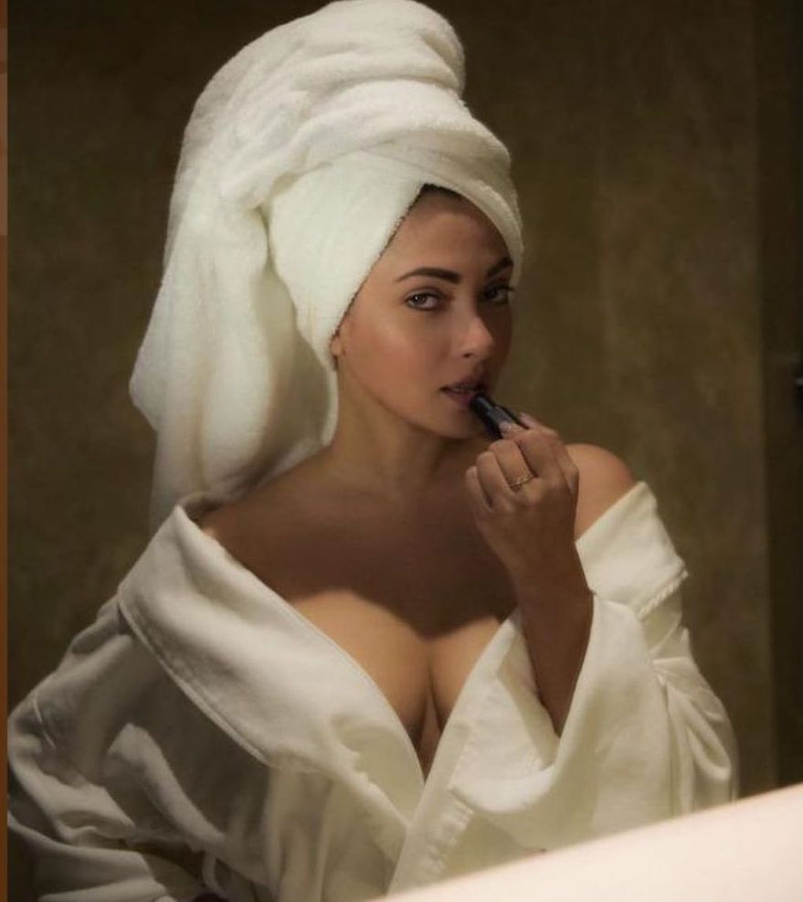 Riya Sen | Scrolller