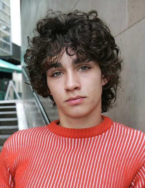 Robert Sheehan in his Misfits days | Scrolller