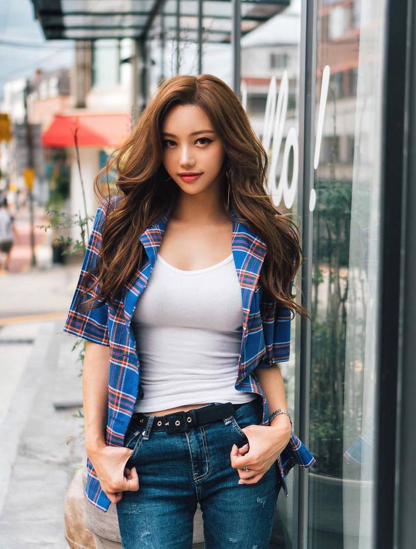 Rocking The Flannel Shirt | Scrolller