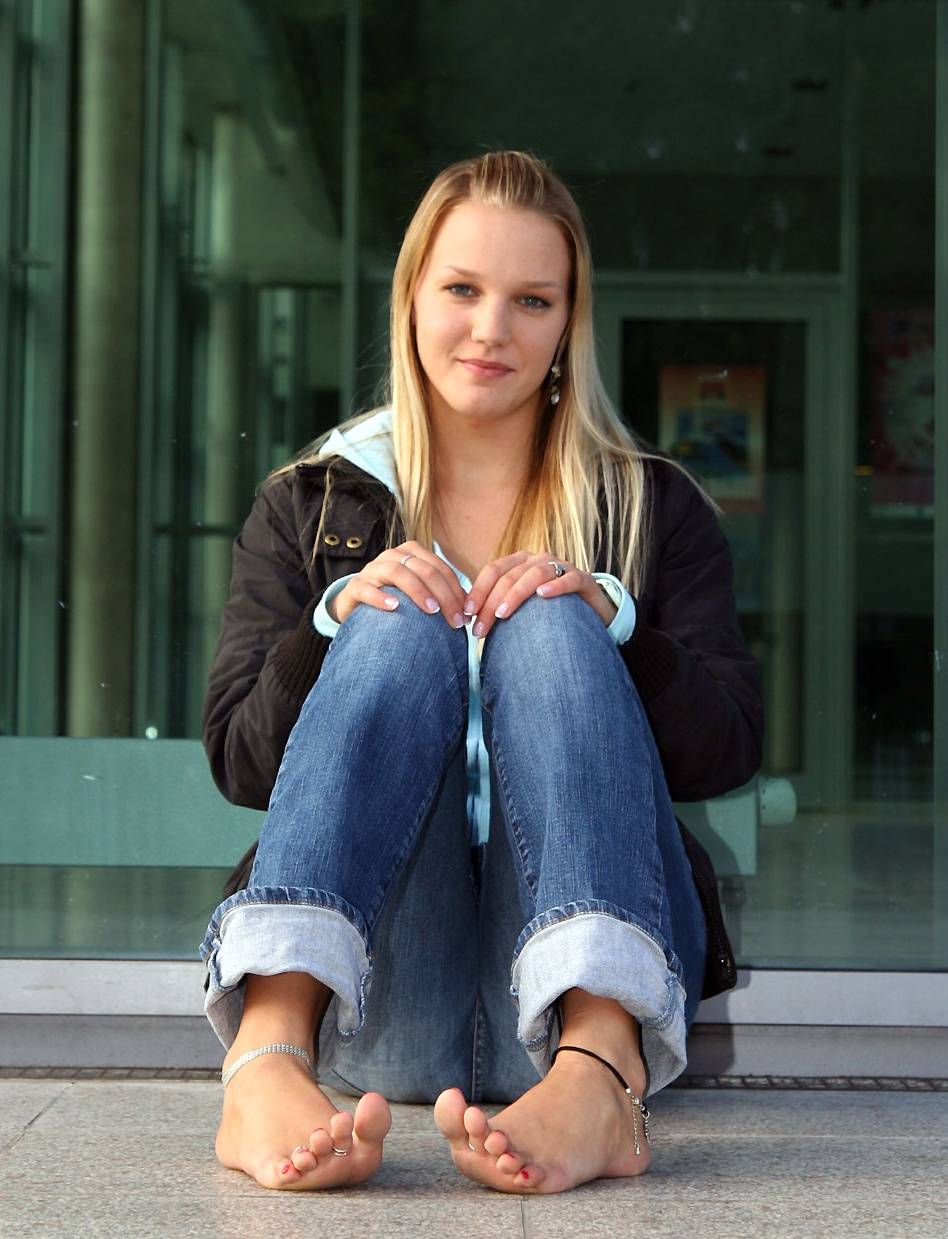 Rolled-up Jeans | Scrolller