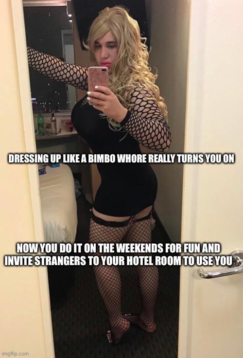 Room service | Scrolller