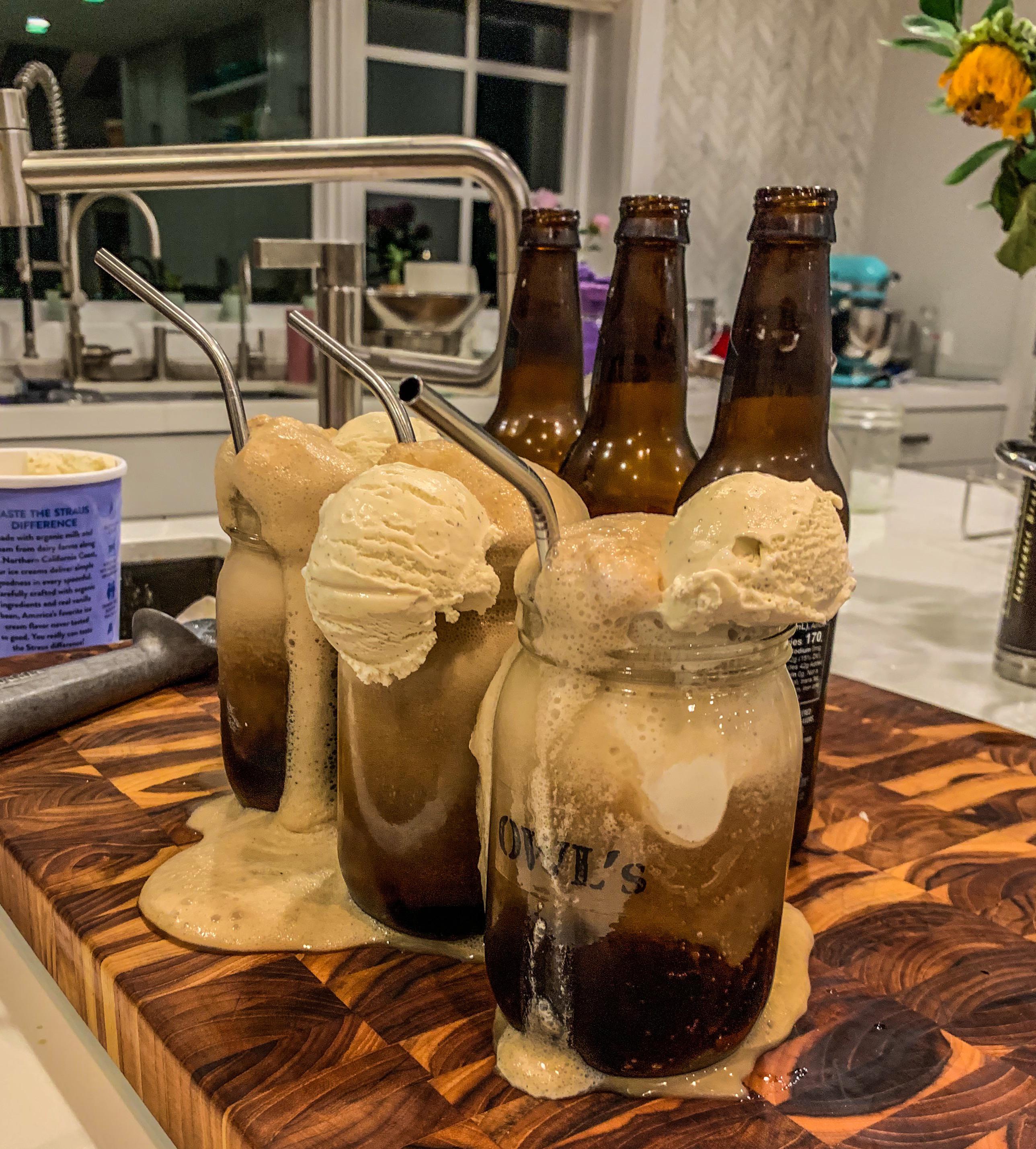 Root beer floats | Scrolller
