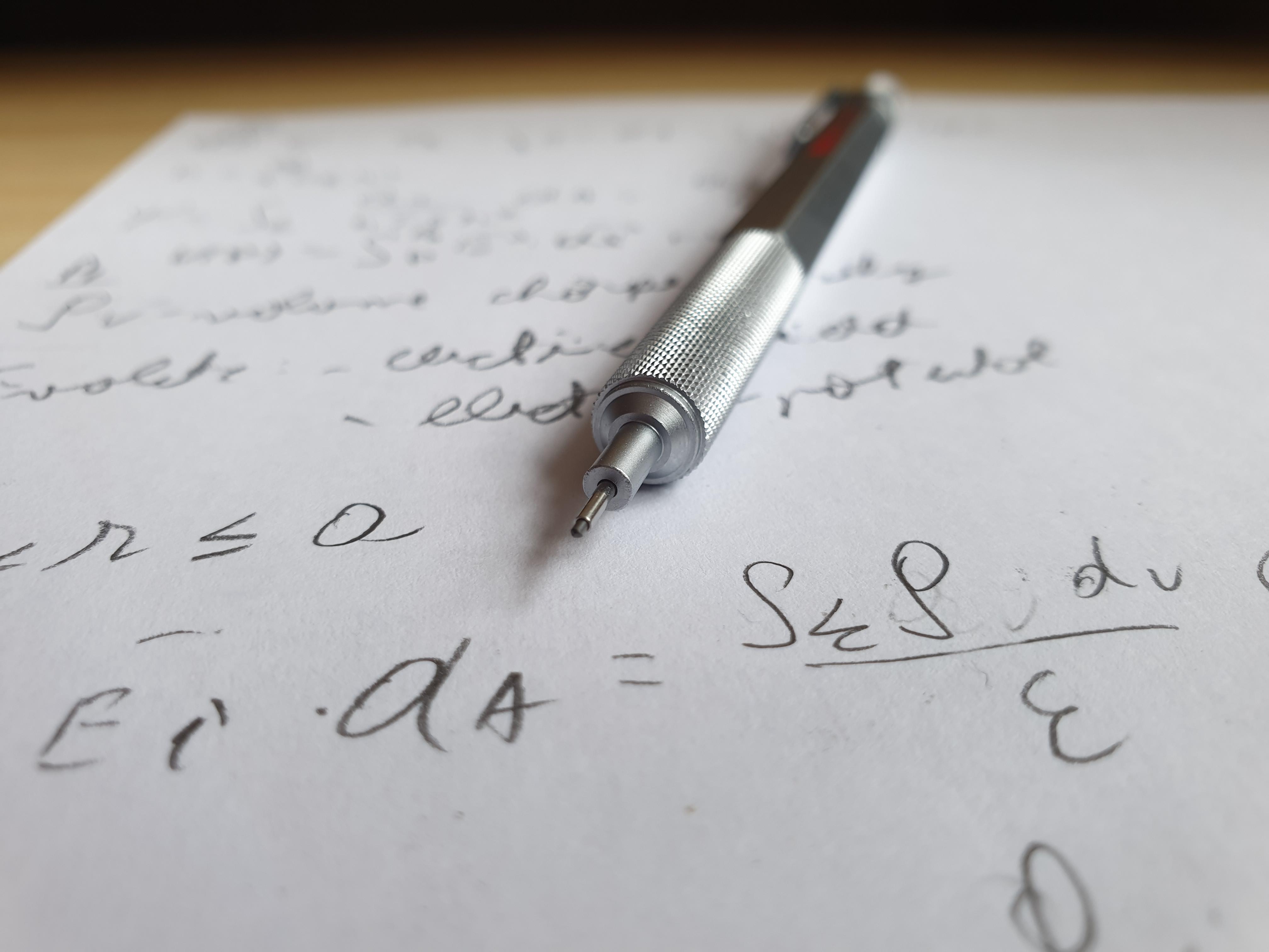 Rotring 600 | Scrolller