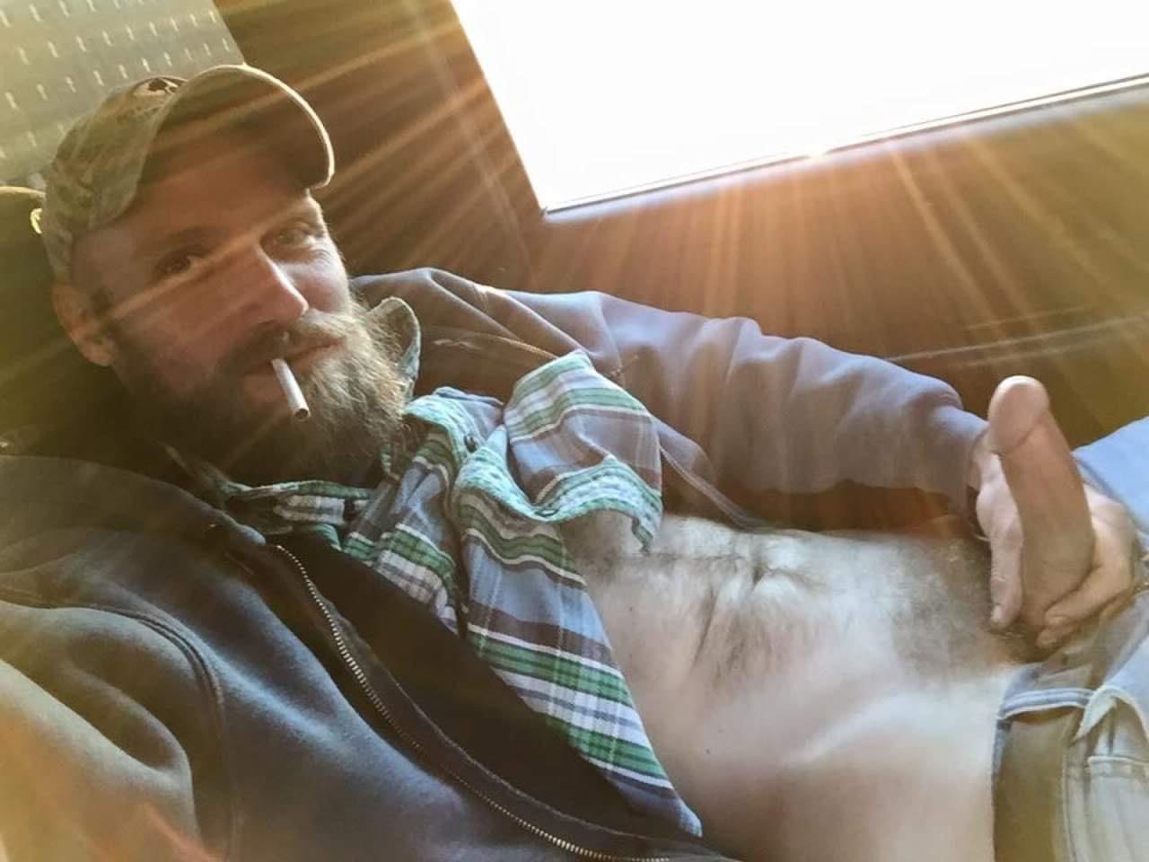 Rough neck bearded Daddy | Scrolller