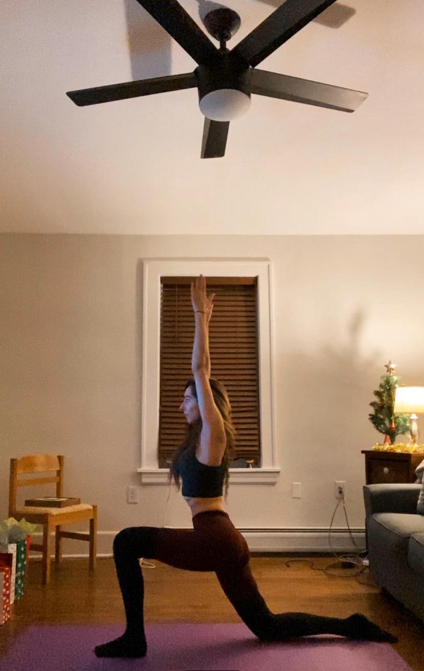 Rounding out the end of my quarantine with some clumsy yoga 25f (self timer) | Scrolller
