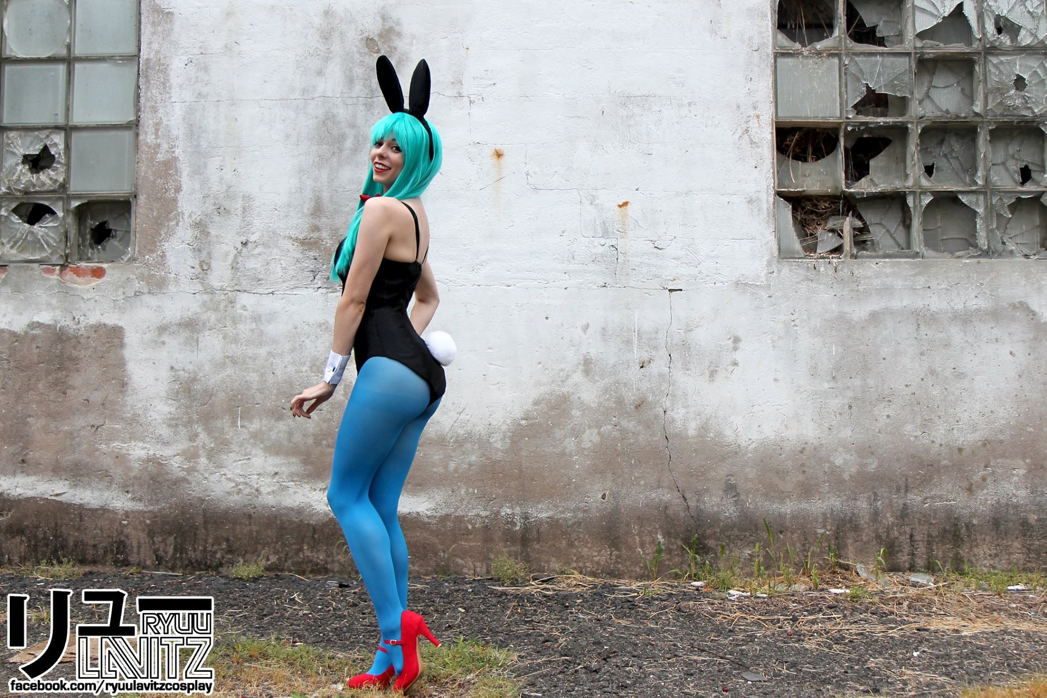 Ryuu Lavitz with some Bunny Bulma butt! | Scrolller