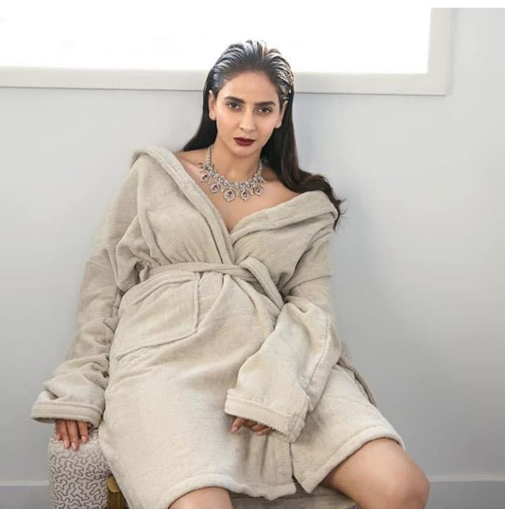 Saba Qamar | Scrolller