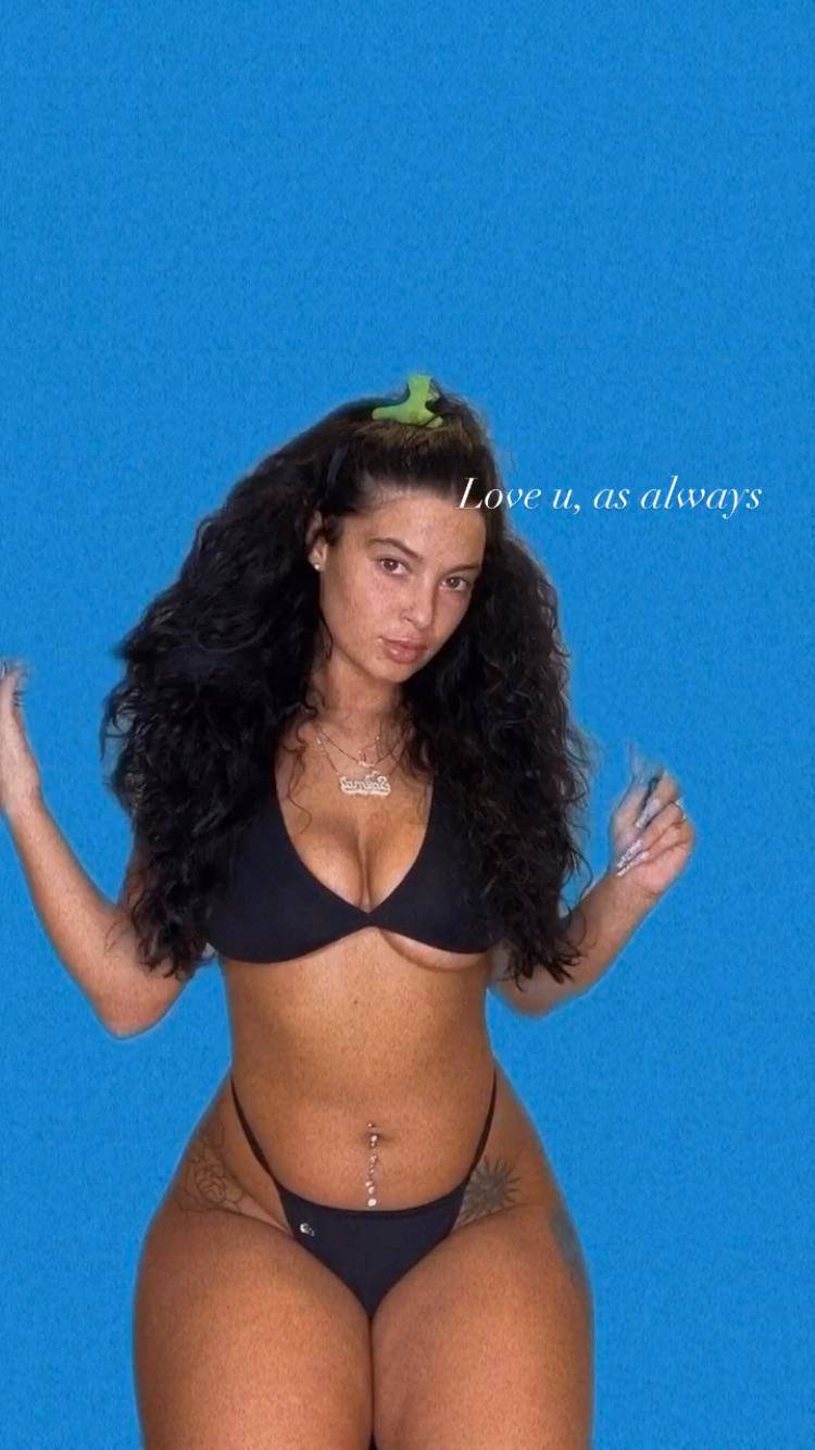 Sally Spice | Scrolller