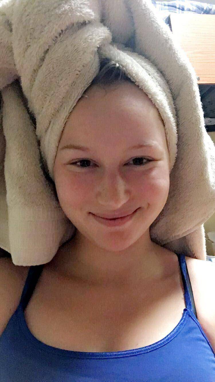 same person different photo, no makeup me | Scrolller