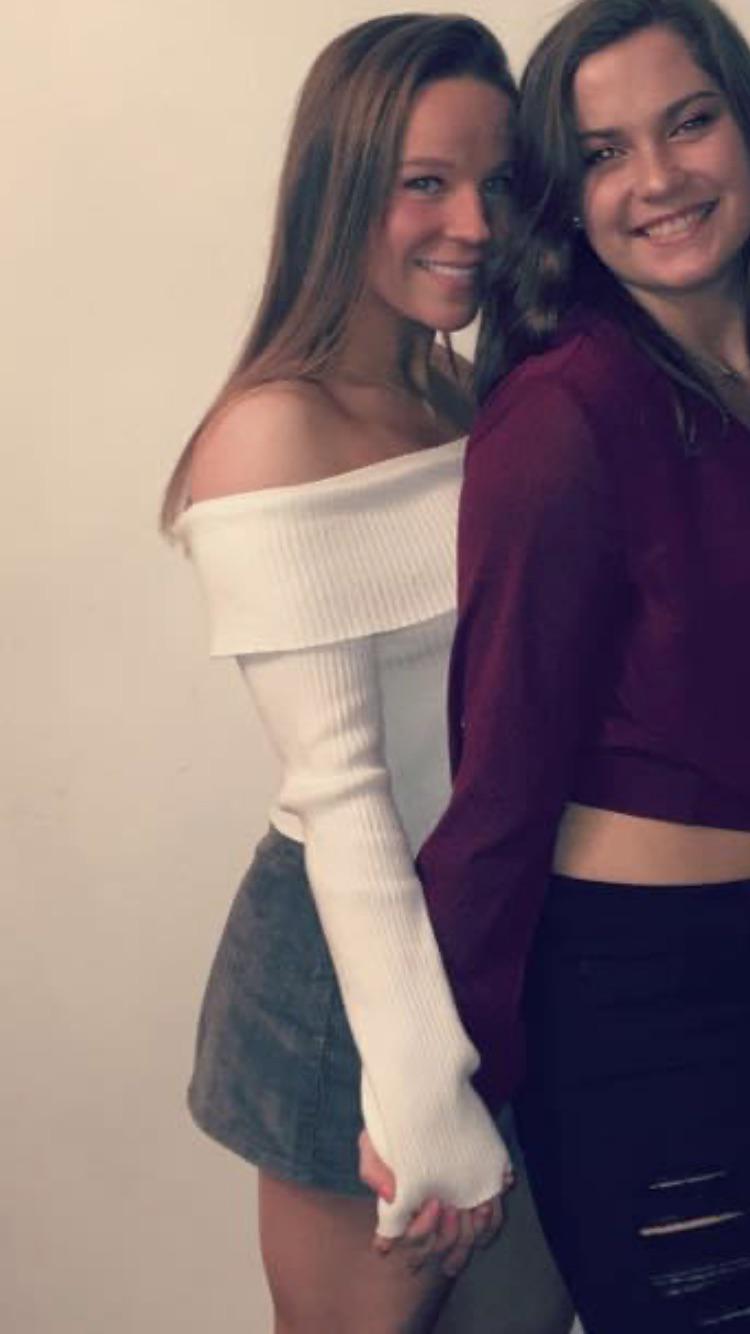 Same sister, I like her dress in this | Scrolller