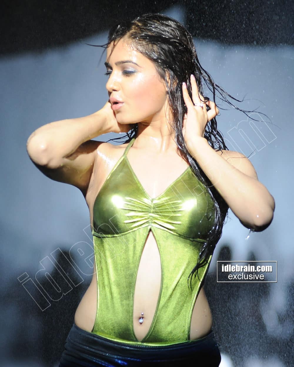 Sammu hot Armpits and navel | Scrolller