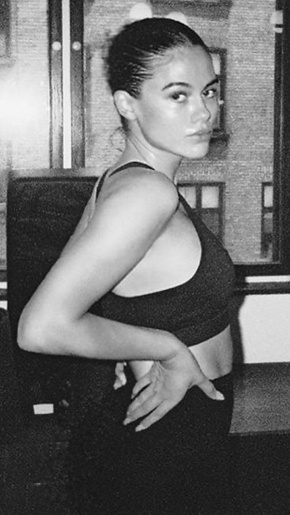 Sara Frost | Scrolller