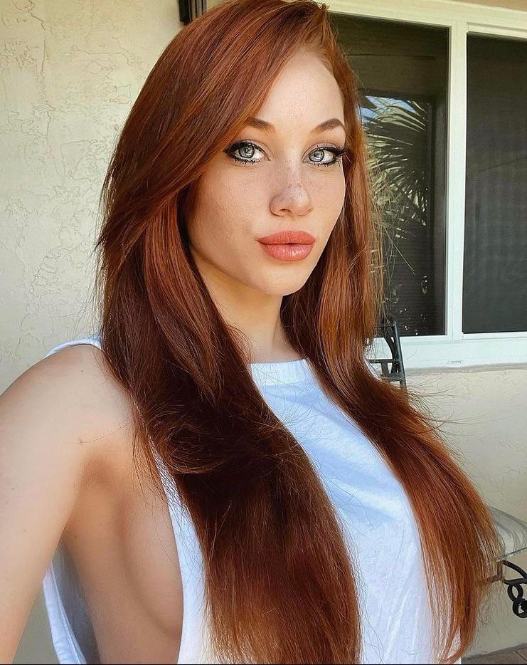 Sara Gibson | Scrolller