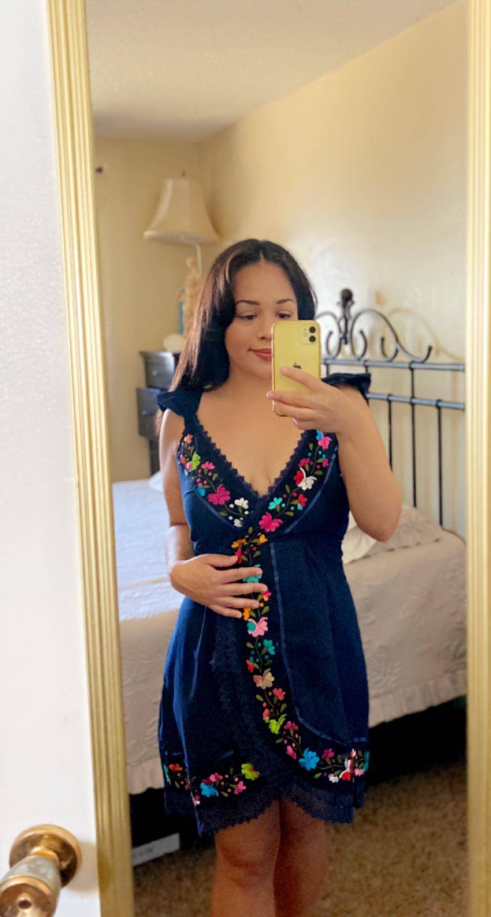 Saturday 🌺🌸 (31f) | Scrolller