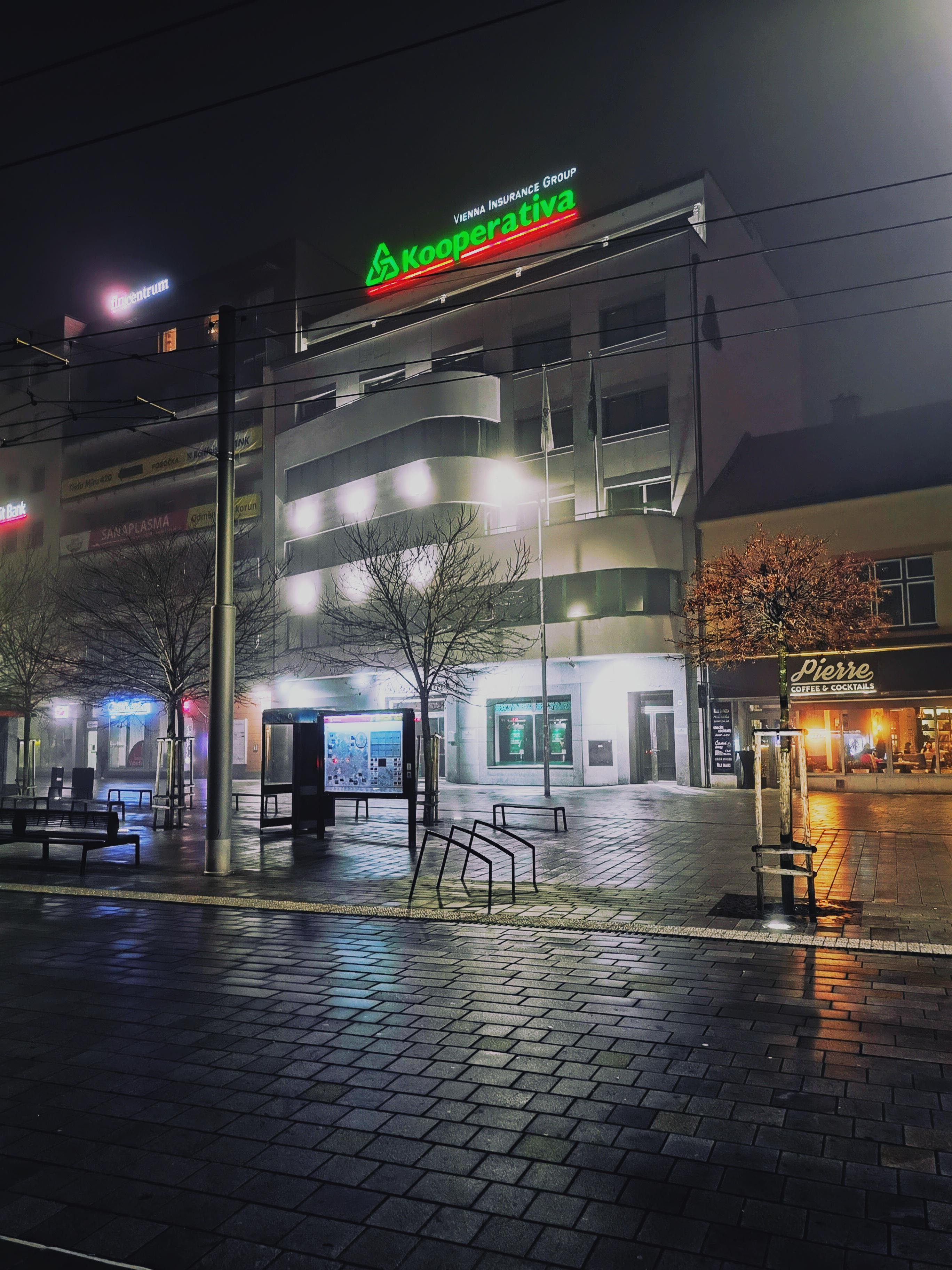 Saturday night walk | Scrolller