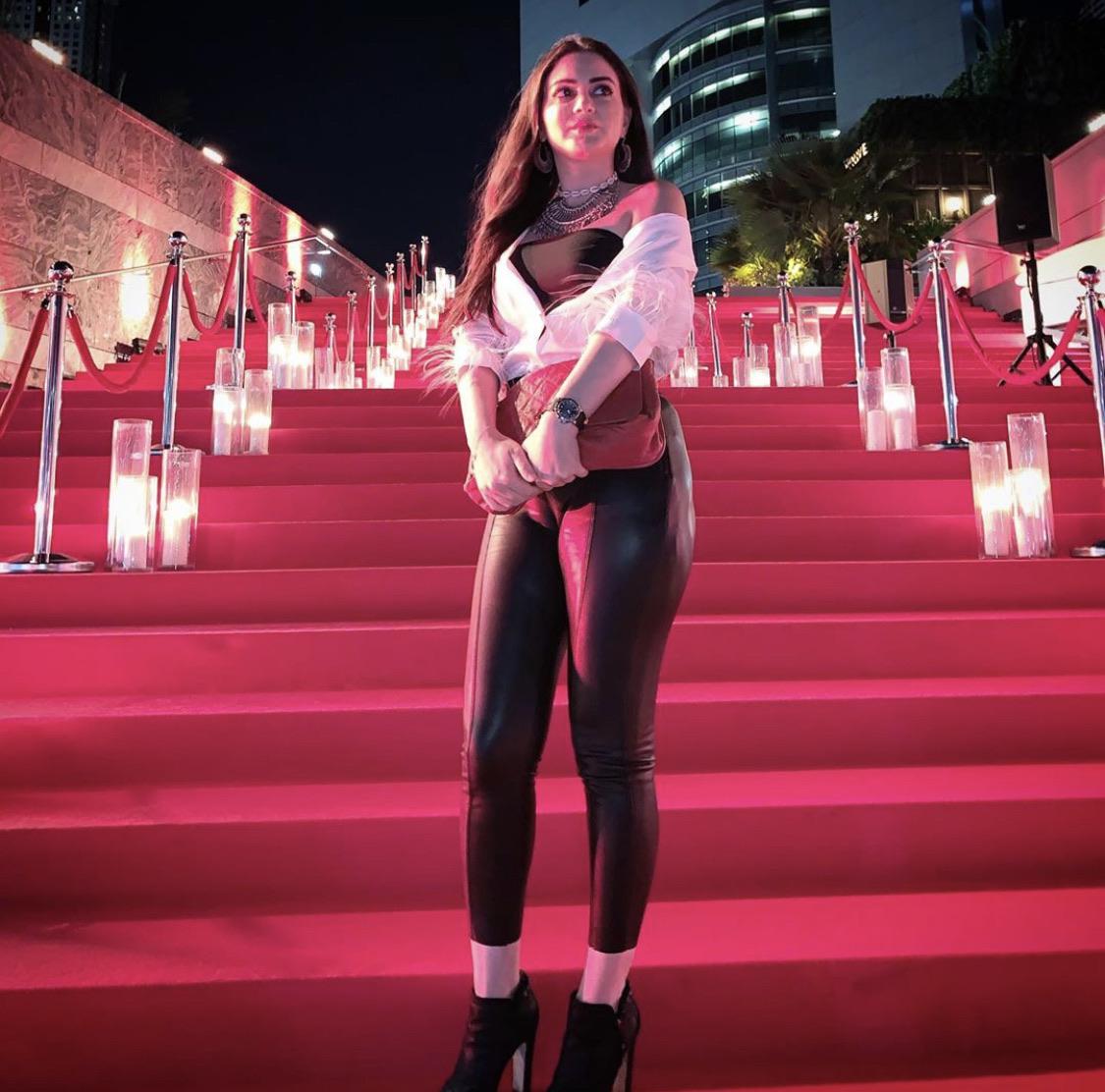 Saudi tv announcer with a massive camel toe | Scrolller