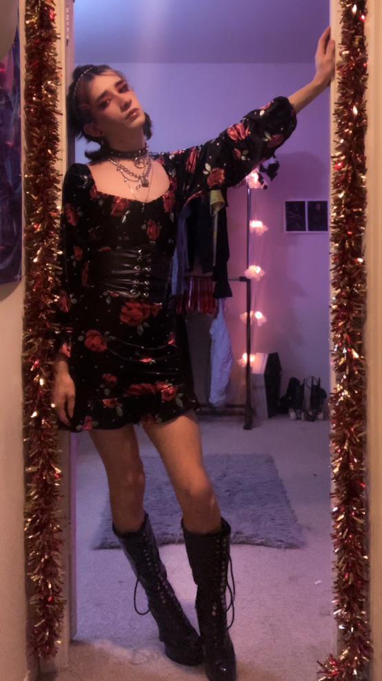 say hello to your new goth femboy master 😘 | Scrolller