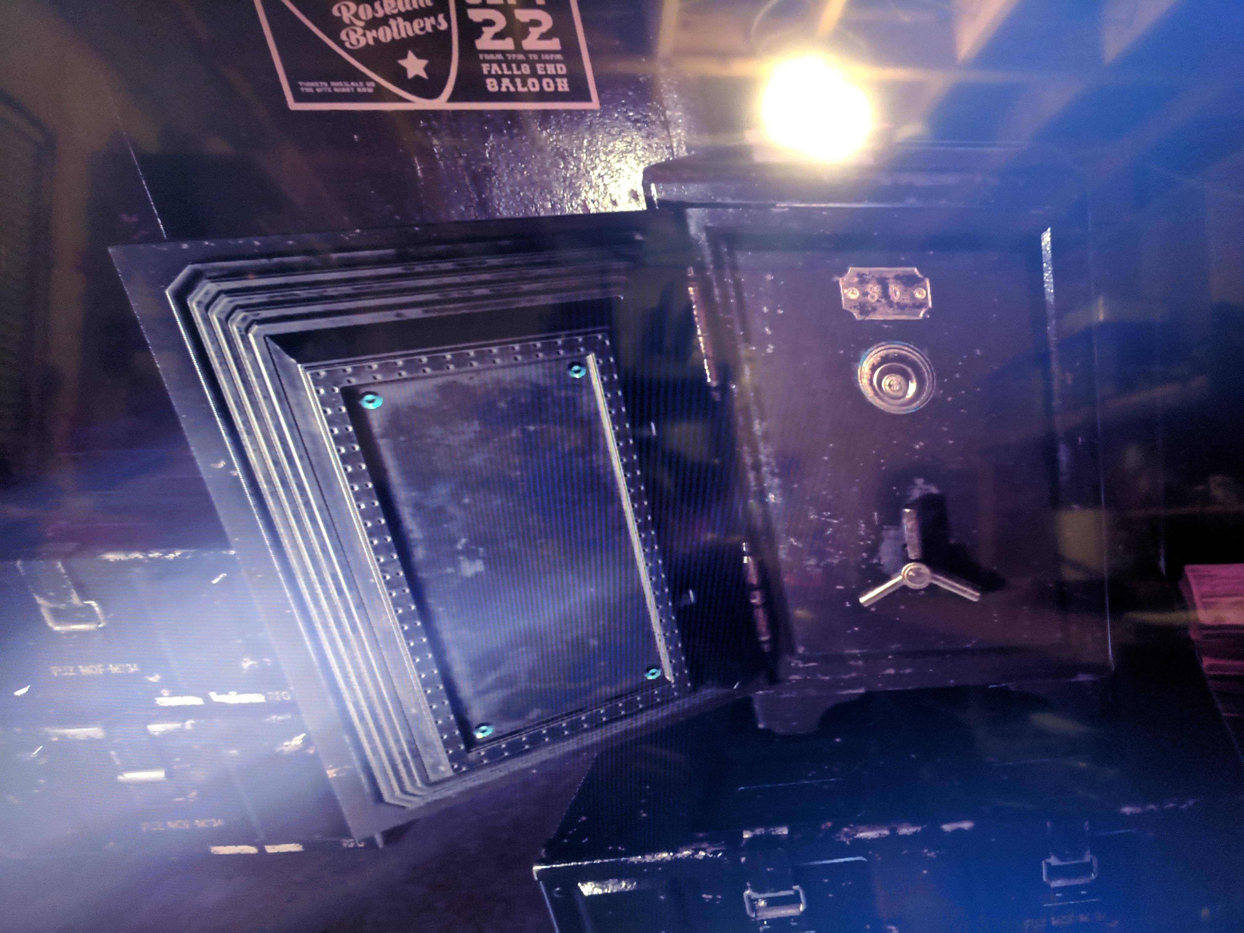 Schrodinger's safe - simultaneously open and closed - Farcry5 | Scrolller