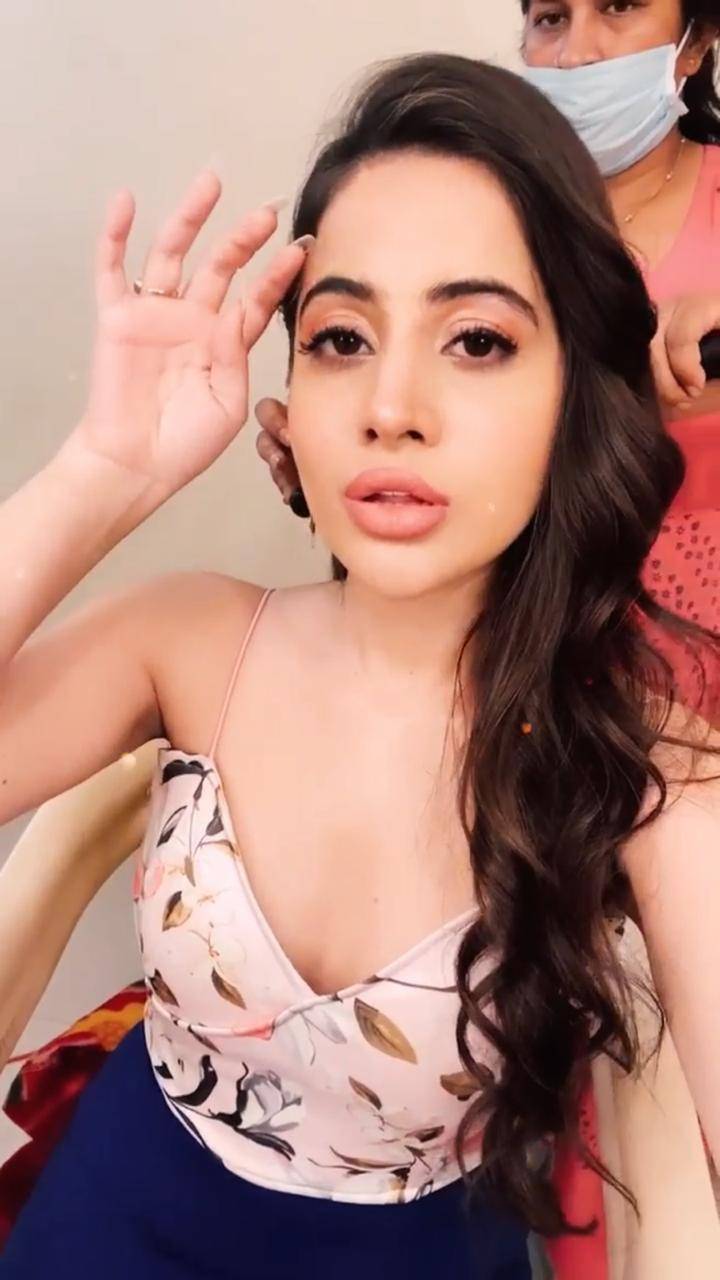 Seductress Urfi Javed | Scrolller