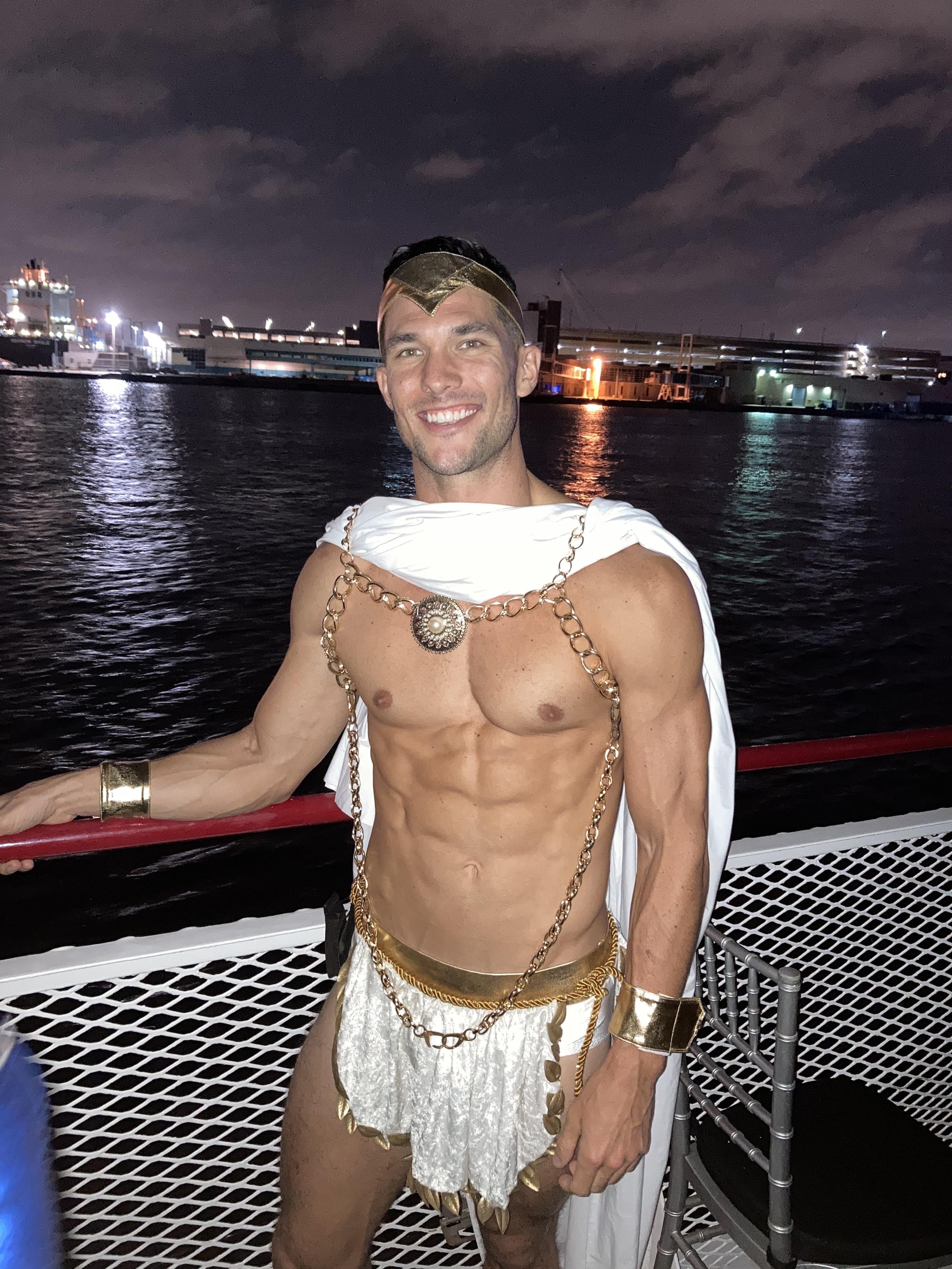 See me remove this loincloth | Scrolller