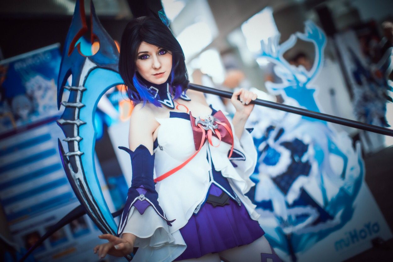 Seele from Honkai | Scrolller