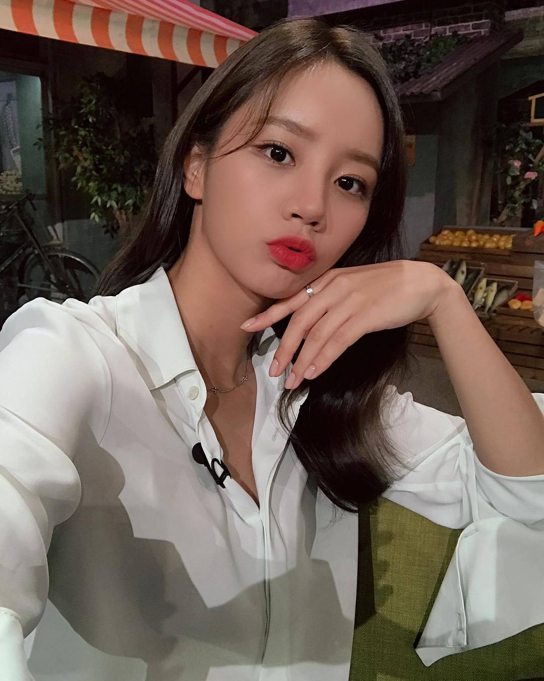 selca smooch | Scrolller