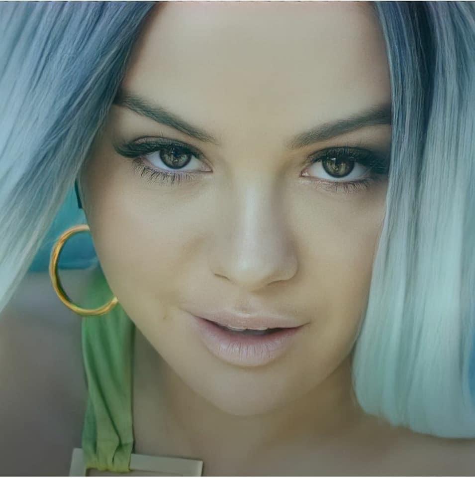 Selena Gomez | Scrolller