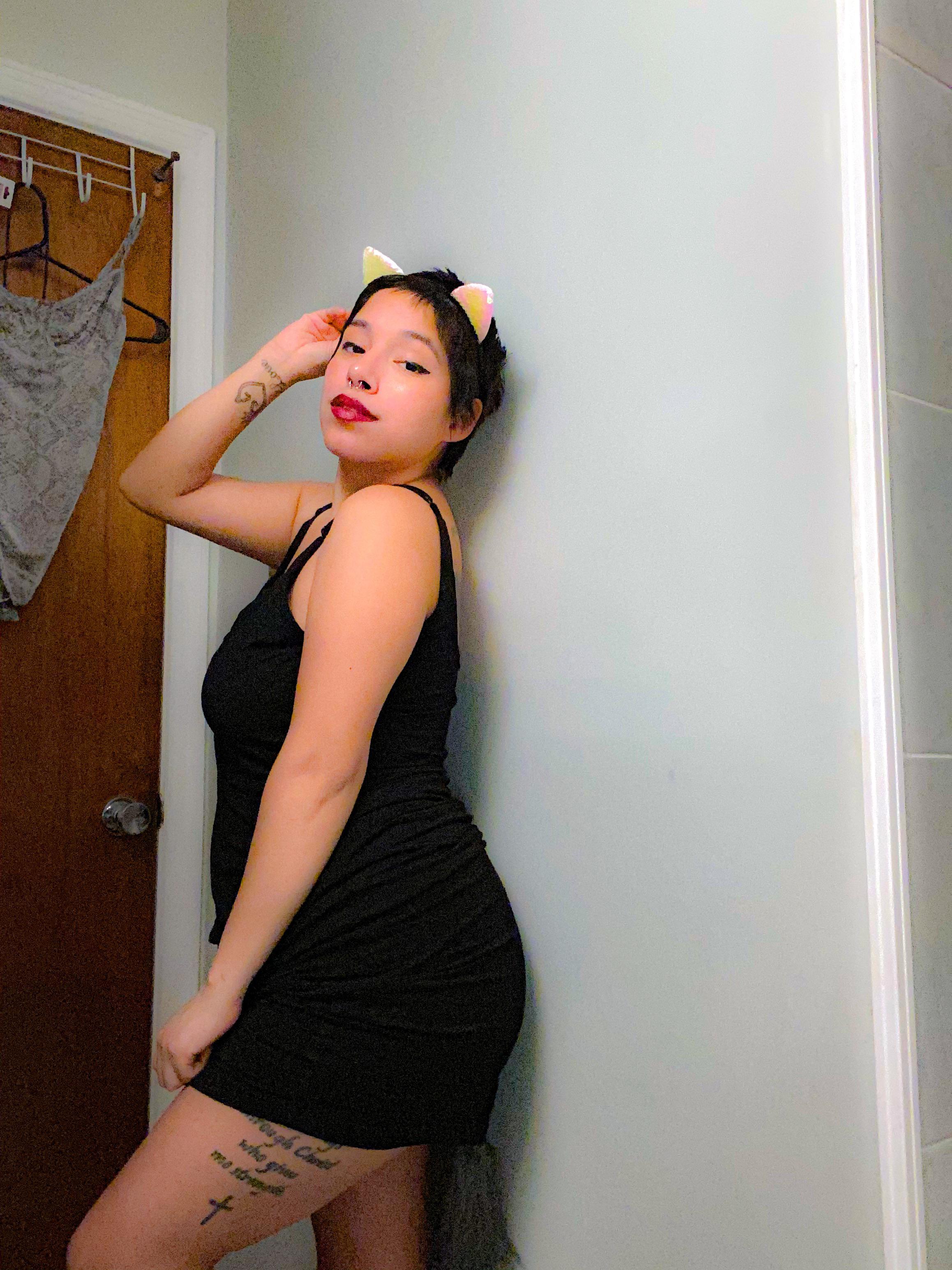 (Self-timer) 26/f | Scrolller