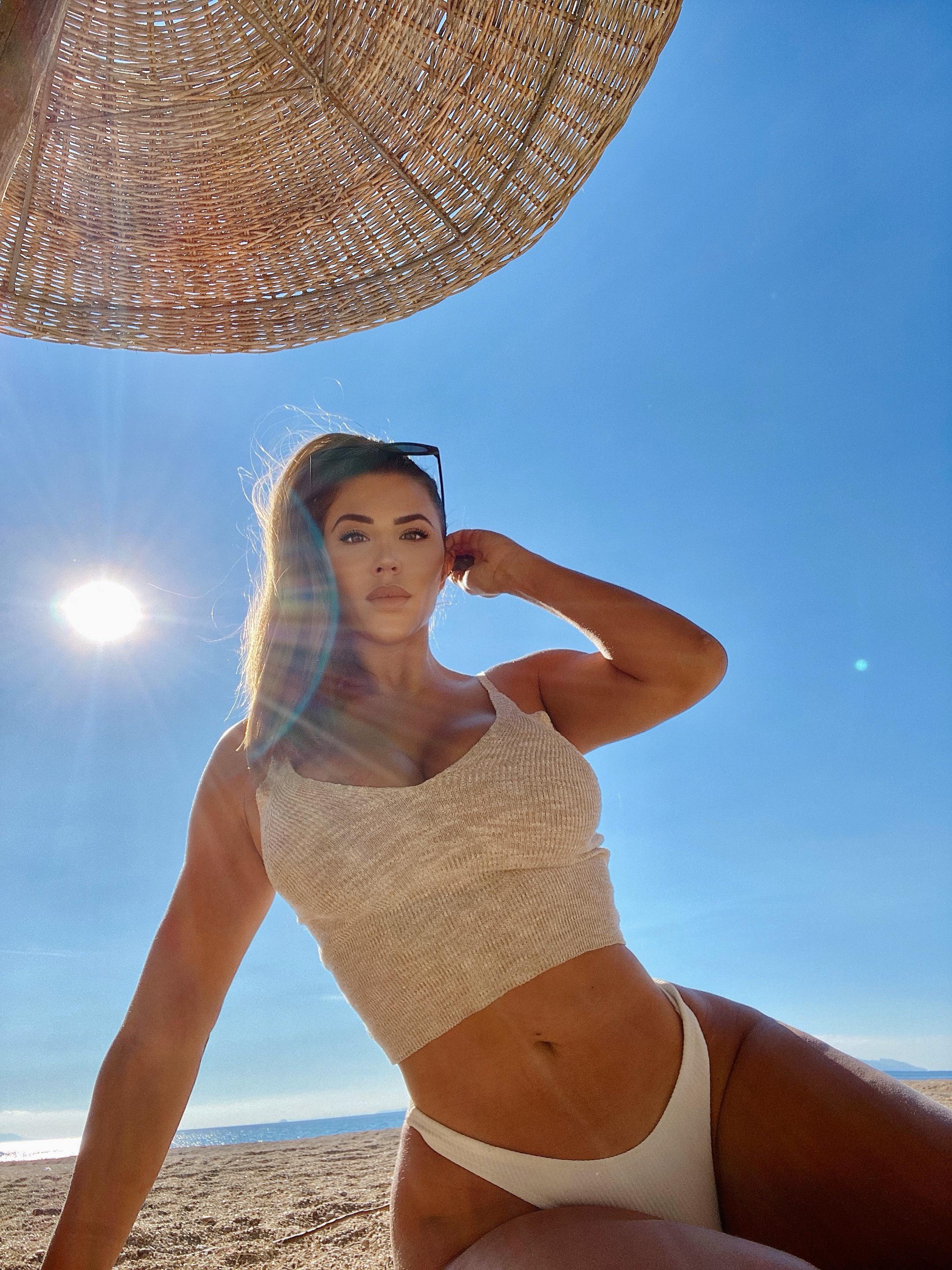 Self timer selfie 🥰 | Scrolller