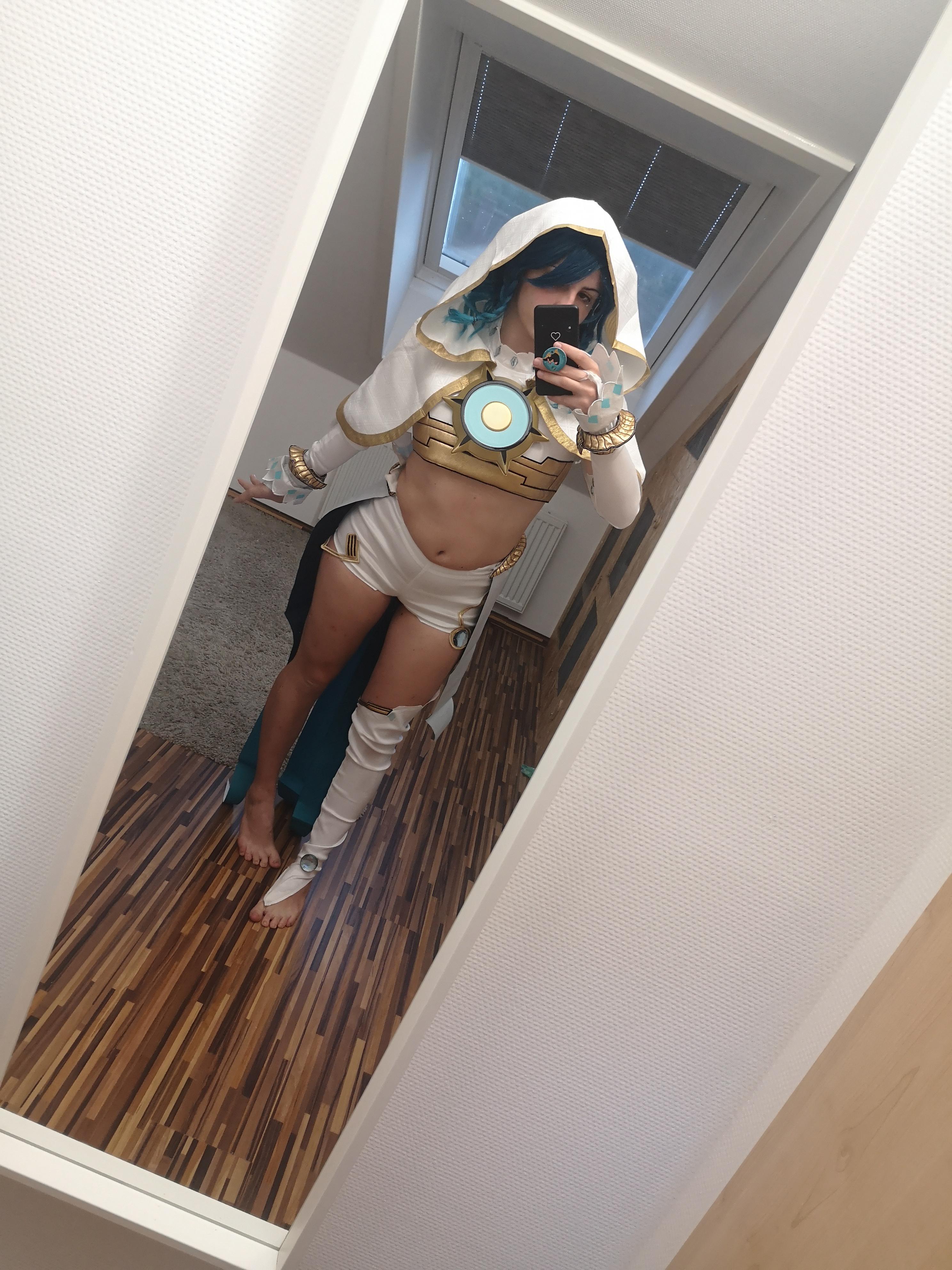 [Self] Venti | Scrolller