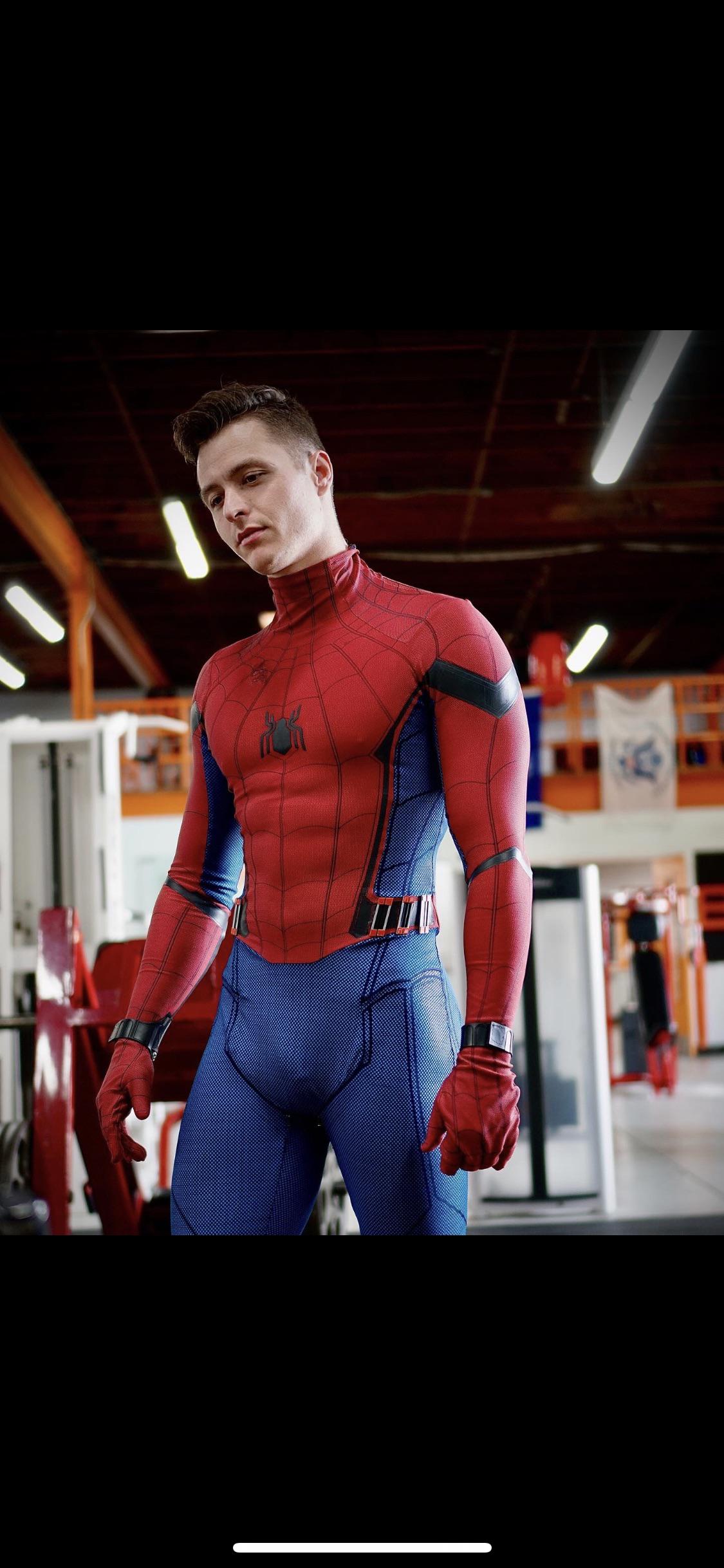 When Spiderman sees Mary Jane... | Scrolller