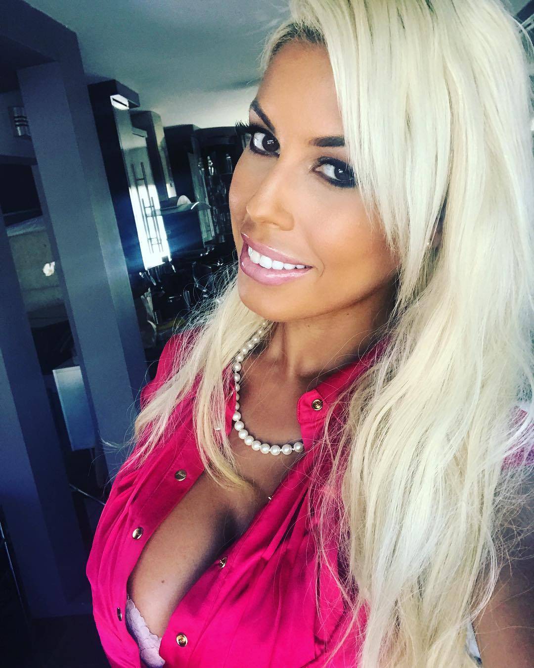 Bridgette B | Scrolller