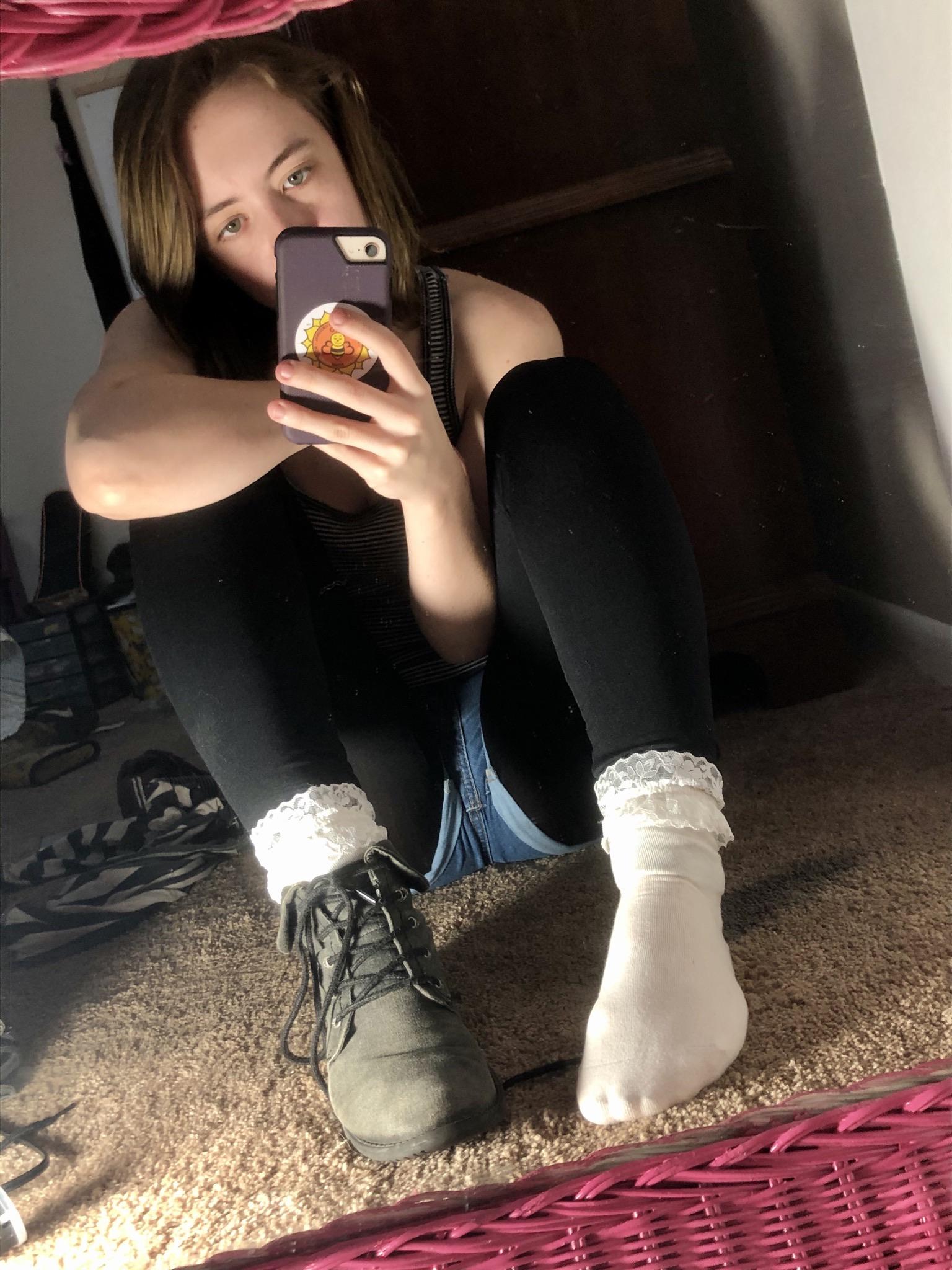 [selling] tiny foot goddess 🌸 onlyfans.com/magic-molly 🌸 [pty], socks, [vid][pic] 🌸 20$ PAIRS ...