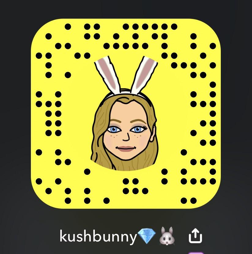 selling videos and pictures of me add me for fun 👅😈 | Scrolller