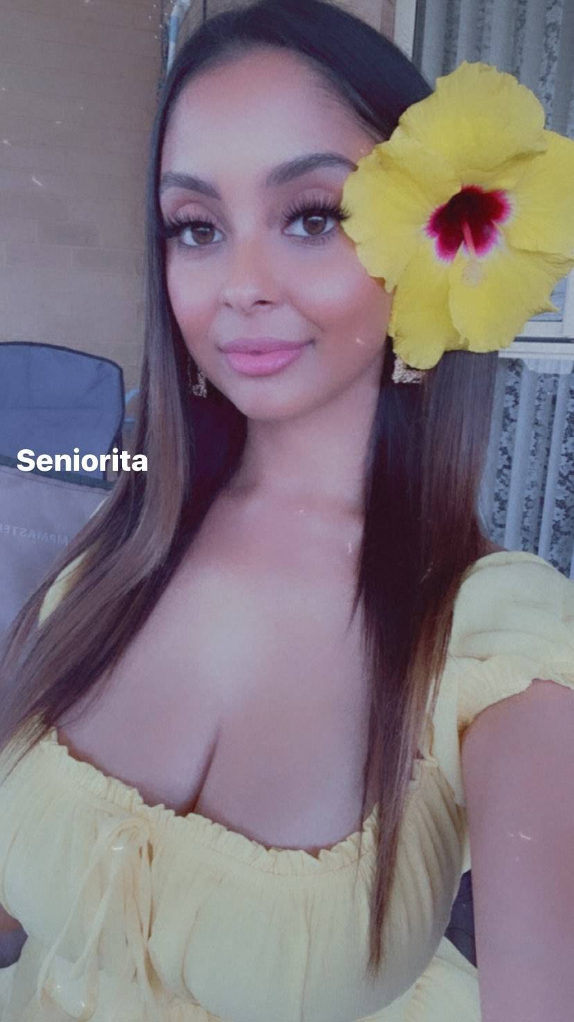 Seniorita | Scrolller